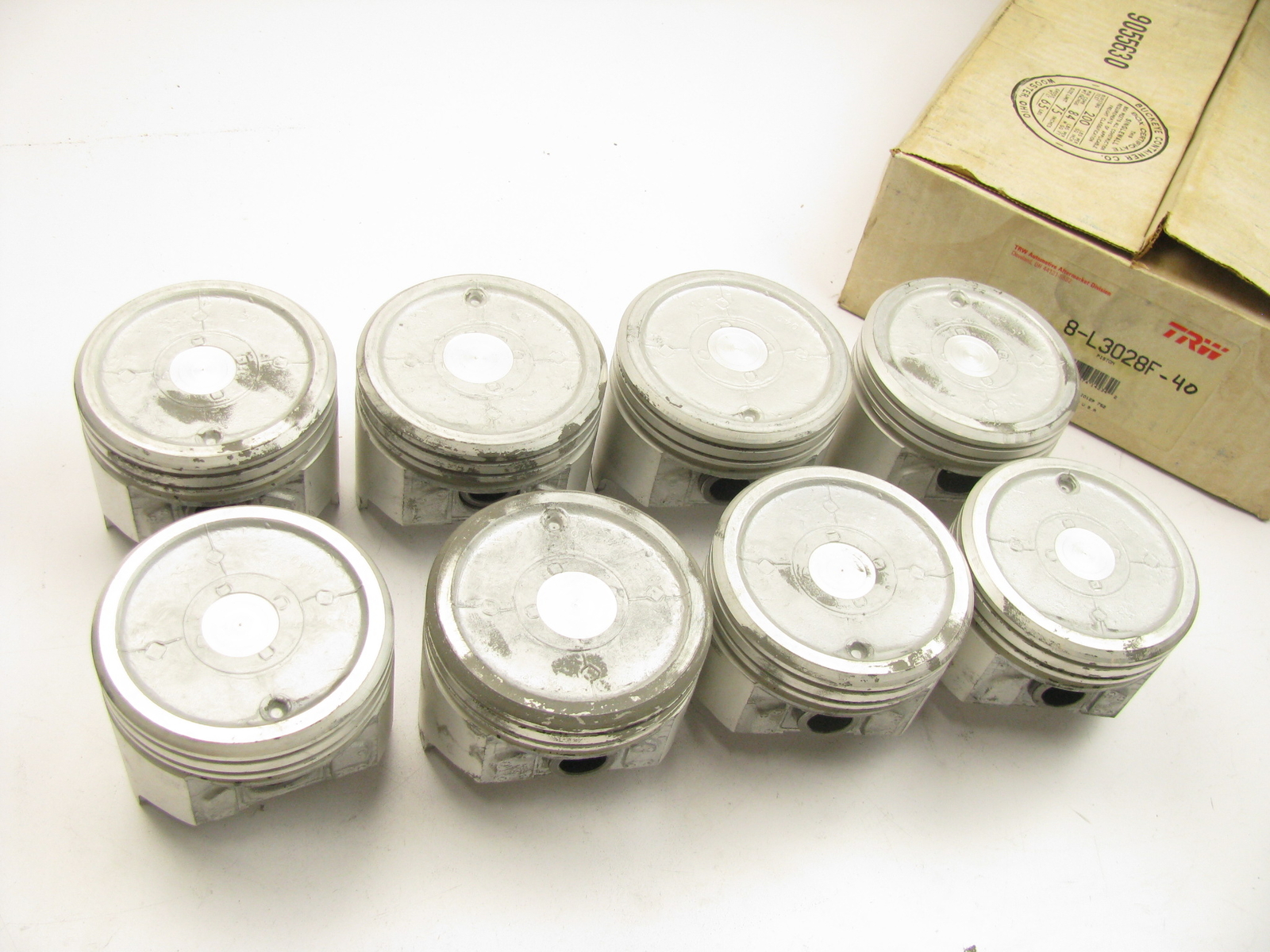 (8) TRW L3028F Cast Alum Engine Piston Set .040" 1976-1985 Chevrolet ...