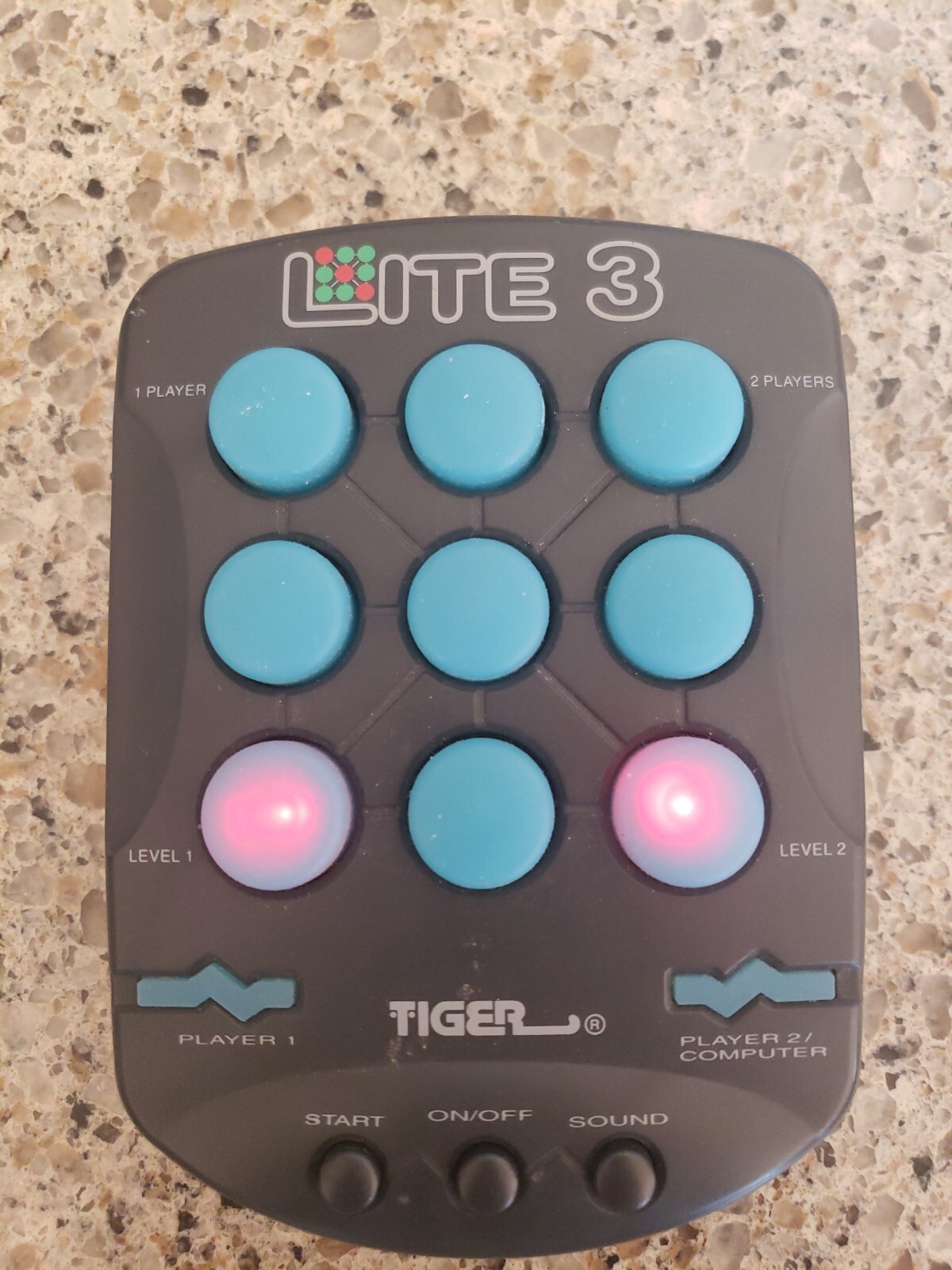 1996 Tiger LITE 3 Electronic Handheld Game Tic Tac Toe Lights *Works ...