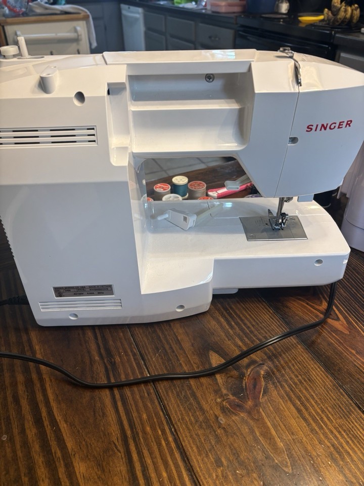 Starter Sewing Machine Lot Singer Sew Mate 5400+ Sew Essentials ...