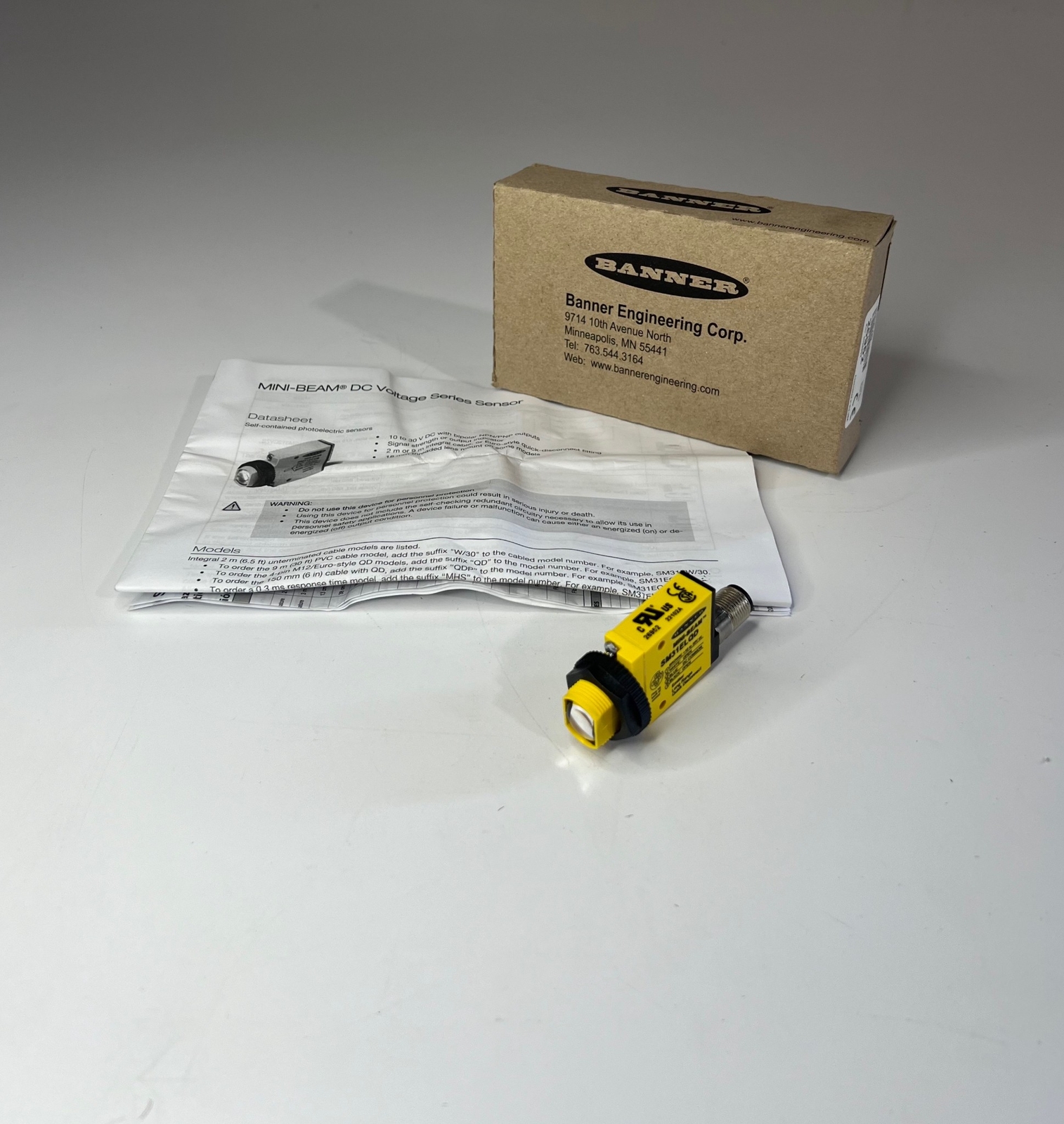 ONE (1) BANNER ENGINEERING Mini-Beam Compact Photoelectric Sensor ...