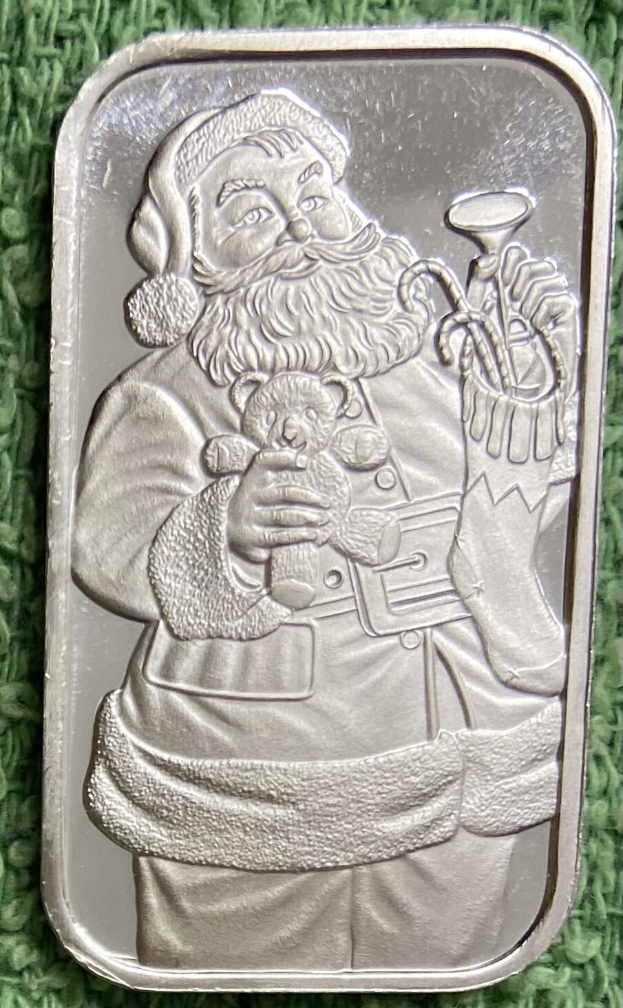 2022 SANTA WITH STOCKING & TOYS "LIMITED EDITION" (1-OUNCE) BAR IN A ...