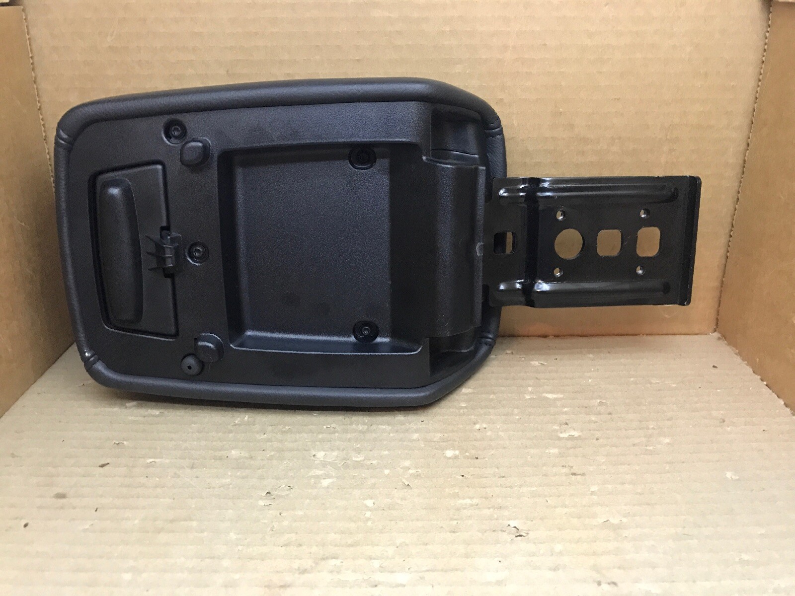 2012-2014 Ford Focus Armrest Arm Rest Center Console Lid Black OEM ...