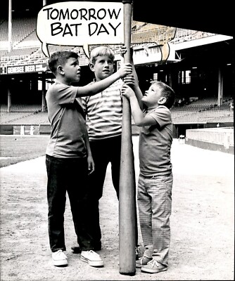 LD343 1969 Orig Photo GIANT LITTLE LEAGUE SLUGGER BAT CLEVELAND INDIANS ...