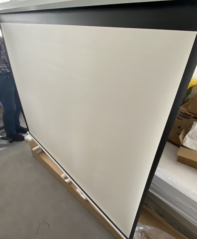 84" 4:3 Motorised/Electric Projector Screen, Matte White, with Remote ...