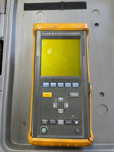 Fluke 98 Automotive Scopemeter with Lots Of Attachments AND NEW BATTERY ...