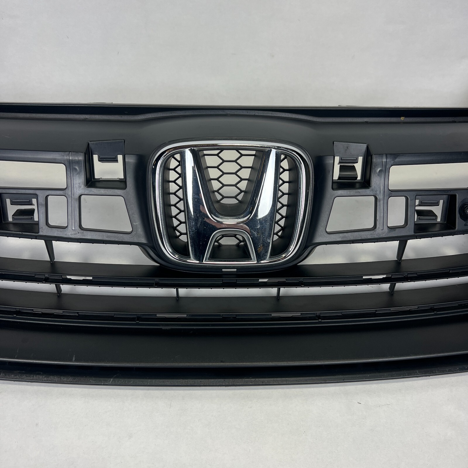 OEM 2016 2017 Honda Accord SEDAN Front Upper Grille Base w/ Emblem ...