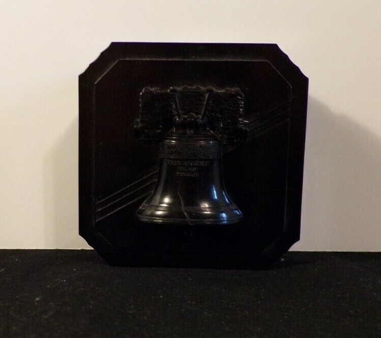 Vintage 1950's Hickok Hard Plastic LIBERTY BELL Trinket Box Color All ...