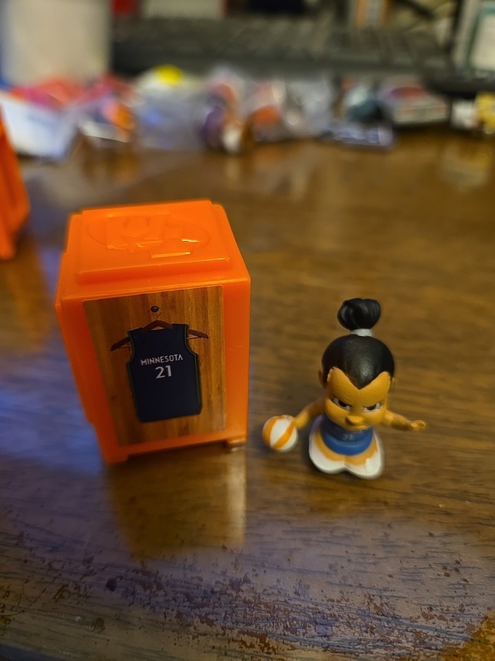 Kayla McBride 2025 TeenyMates WNBA Series 1 Figure w/ Locker ...