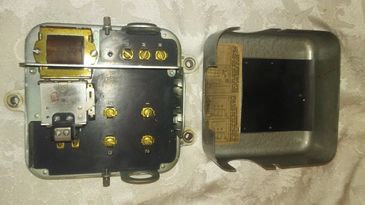 Single Pole Triple Throw Relay