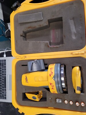 RoboToolz ~ RoboLaser Self-Leveling with Remote & Case Turns On RBO1001 ...