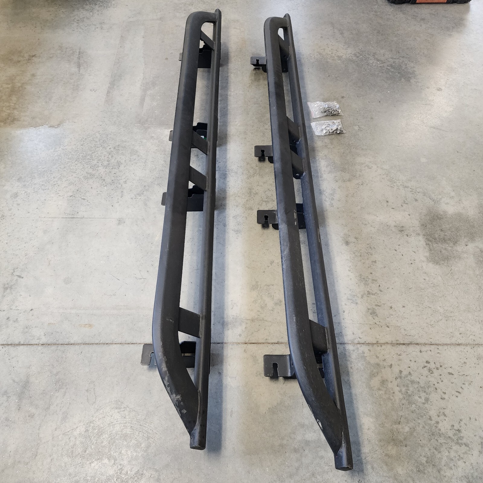 OEM GMC 2024 Canyon AT4X Factory Steps Rock Sliders 86528353/86528354 ...