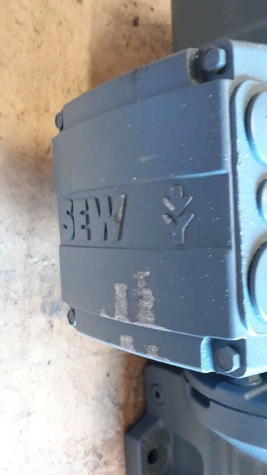 SEW Eurodrive K47 DRS71S4BE05HR IS TH Gear Motor Getriebemotor (New od ...
