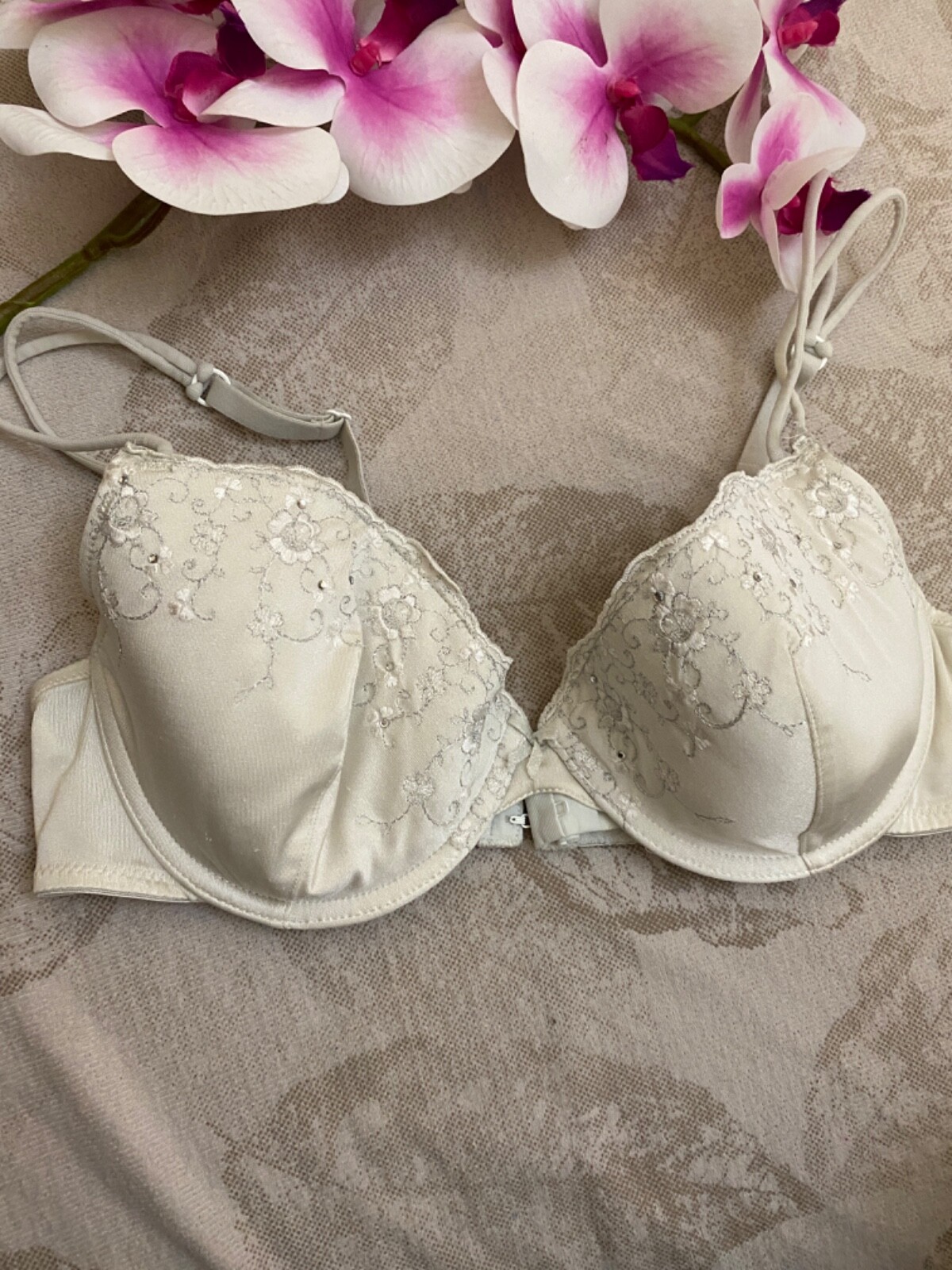 Lingeria C&A Bra size it 4b us 36b eu 80b padded underwired white | eBay