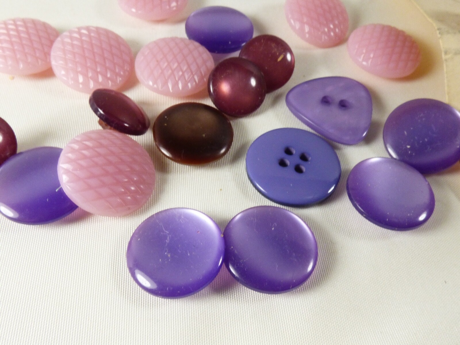 VTG Mixed size lot of purple pink color Fun 24 pc Sewing Buttons for ...