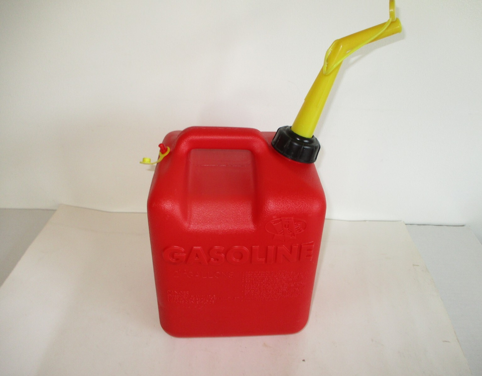 PRE BAN CHILTON 2 1/2 GALLON VENTED GAS CAN FUEL JUG OLD SCHOOL 2.5 GAL ...