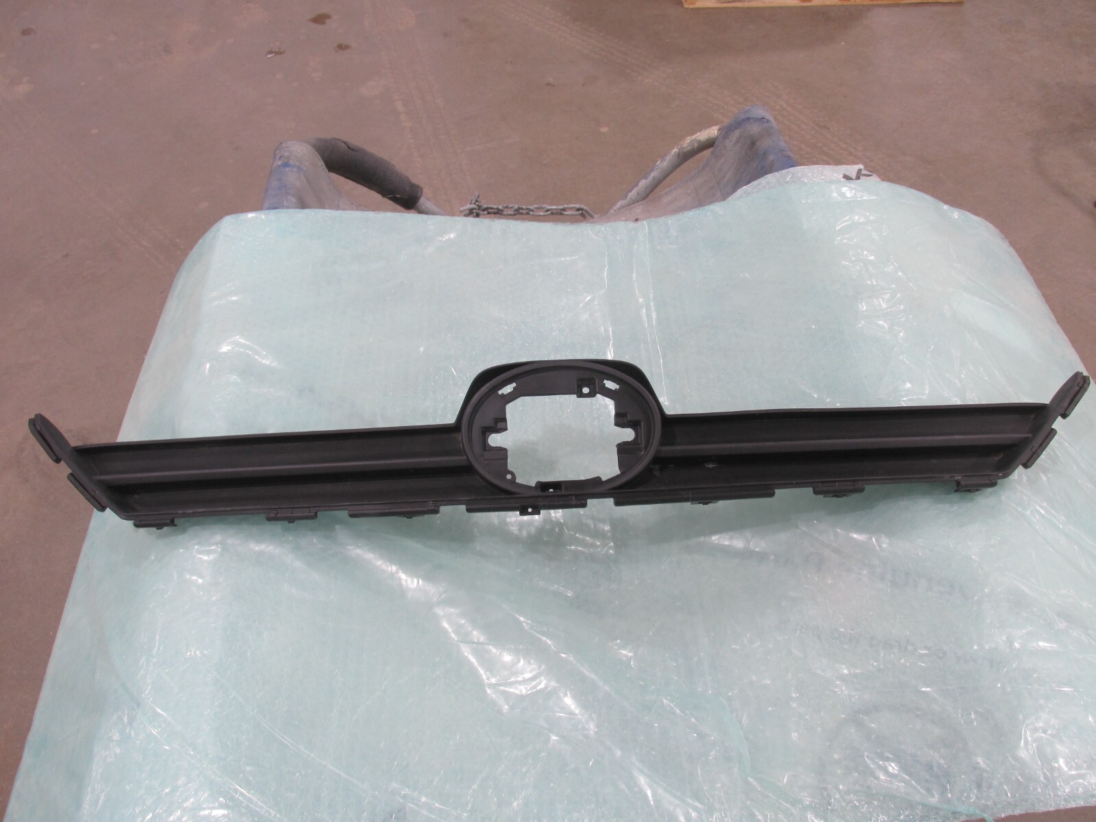 2024-25 Toyota Highlander Upper Grille part# 53111-0E520 | eBay