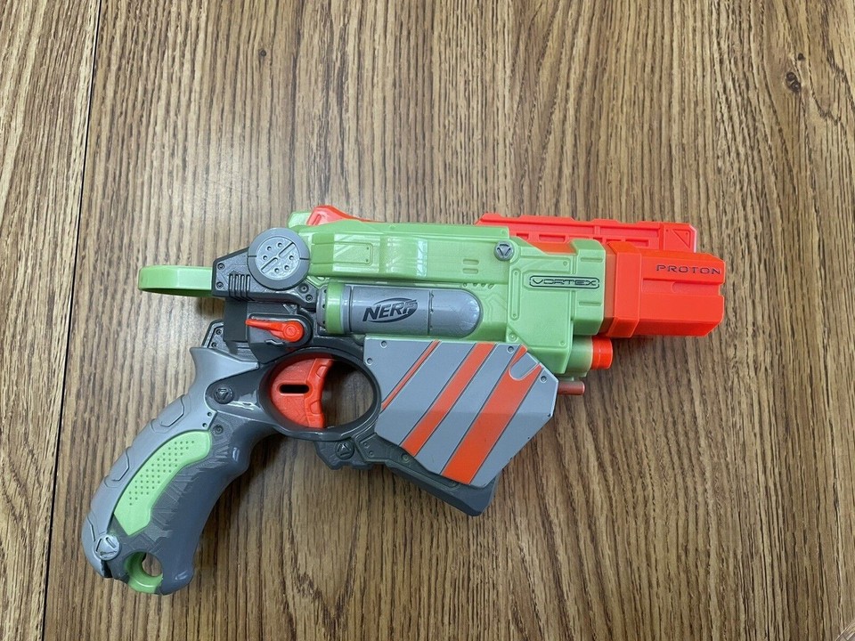 Lot of 4- 2 Nerf (2003) Atom Blaster Reactor Guns , 2 Proton Disc ...