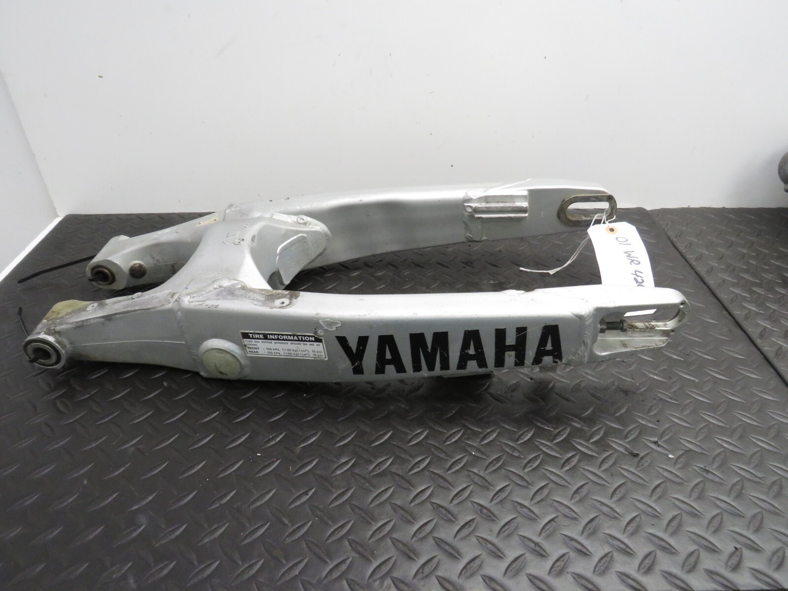 01 YAMAHA WR426 WR 426 SWINGARM REAR SUSPENSION ARM SWING ARM 5MV-22110 ...