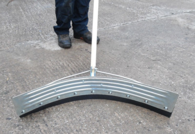 MUCK YARD SCRAPER FARM / General Purpose 26" ( Wooden Handle Included ...