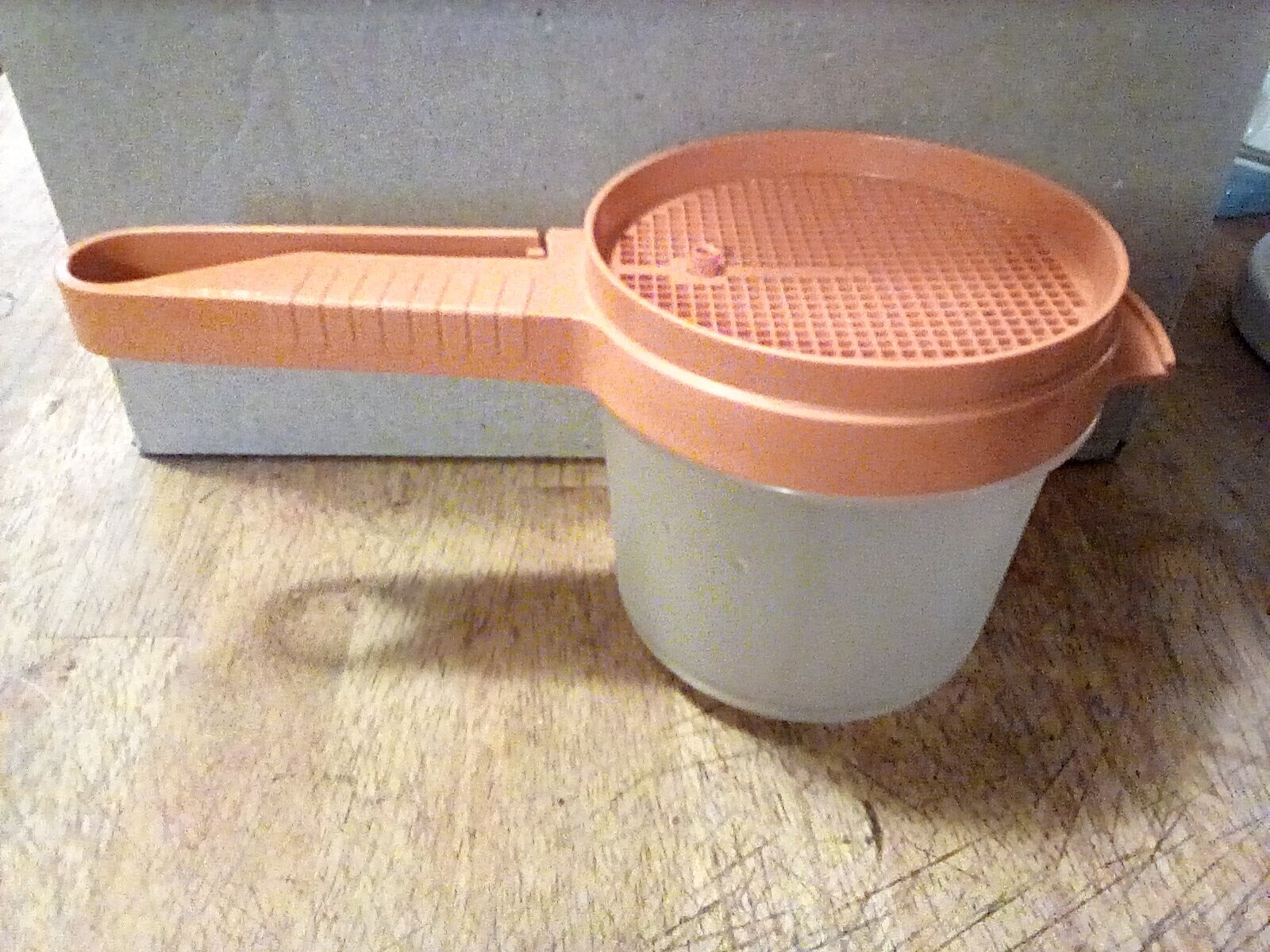Vintage Orange TUPPERWARE Flour Sifter 1689-1 w/ Attaching Bowl 1493-6 ...