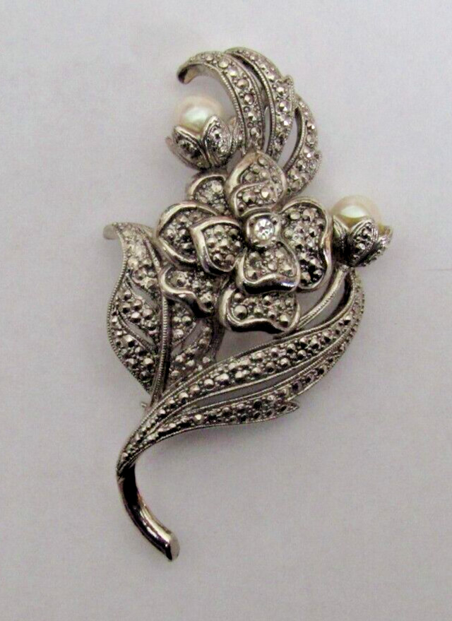 Vintage Avon Brooch signed RJL for Avon - Gem