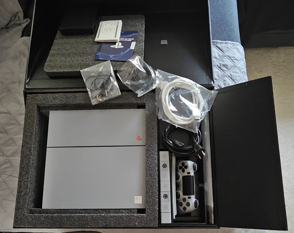 Sony PS4 (PlayStation 4) 20th Anniversary Limited Edition Console 01026 ...
