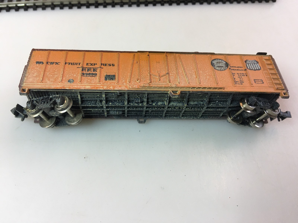 Weathered Pacific Fruit Express Box Car PFE 45898 N Scale Trains | eBay