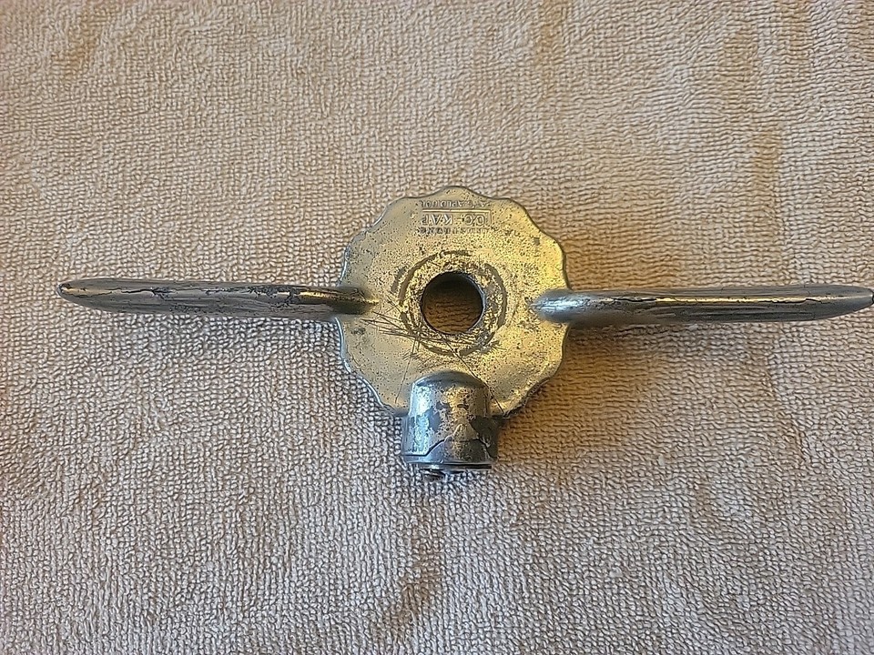 RARE VTG AUTOMOBILE ACCESSORY LOC KAP EVERLOC MOTO METER RADIATOR CAP ...