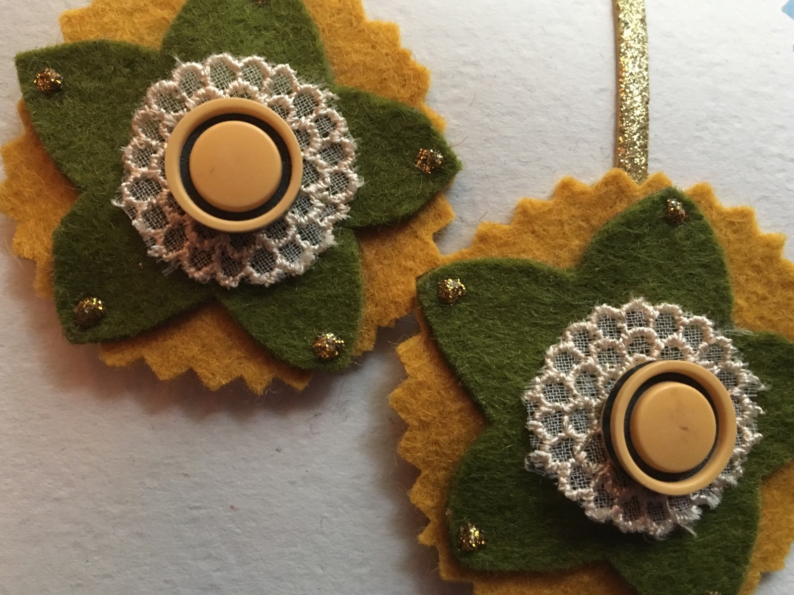 Set 2 Large Bobby Pins~Handcrafted Felt flowers~Yellow & green w ...