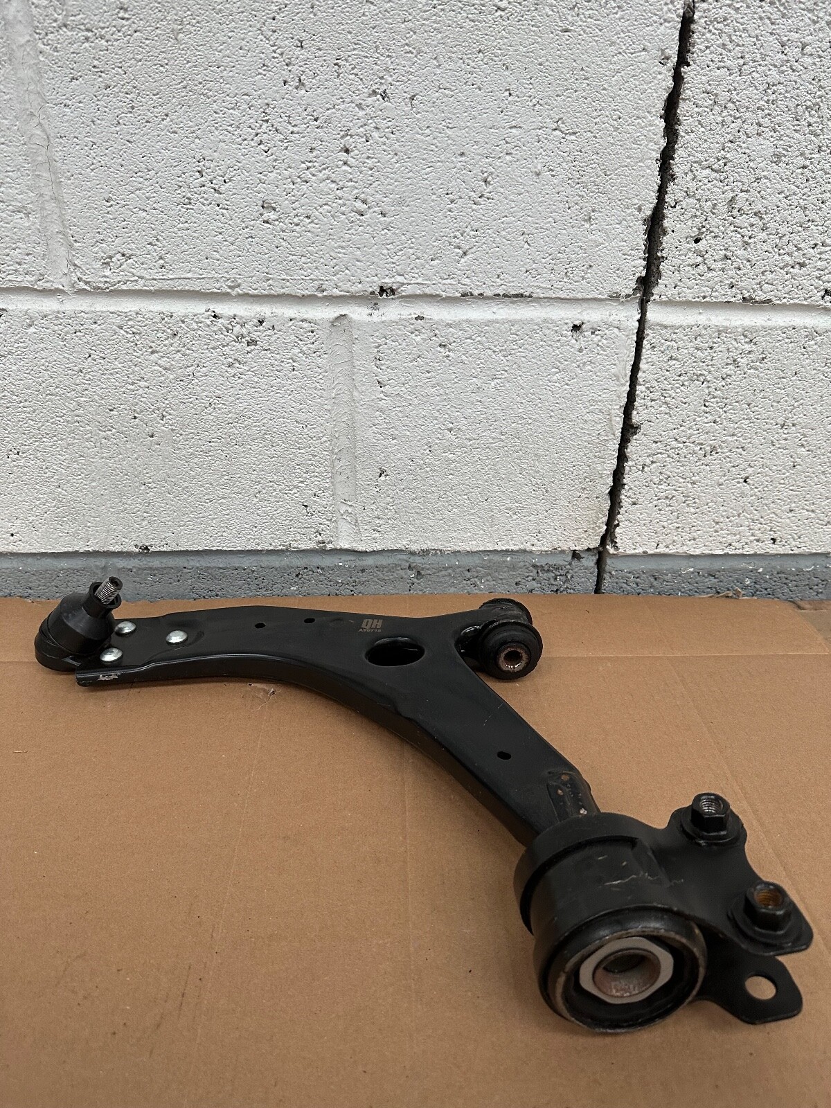 FRONT LEFT Control Arm FITS FORD FOCUS CMAX VOLVO S40 II V50 C70 II C30 ...