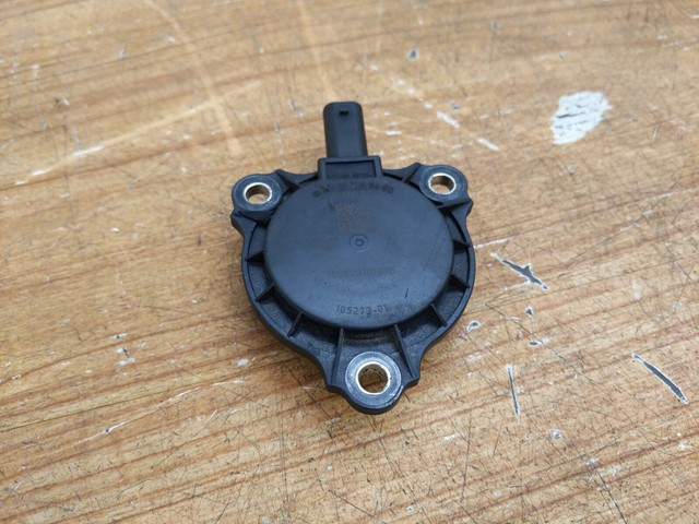 2014 CLA250 Benz Variable Valve Timing Camshaft Solenoid 2761560490 ...