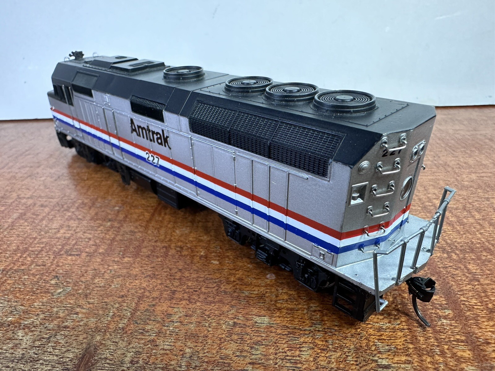 HO Scale Bachmann Spectrum F40PH Amtrak Locomotive # 227 Tested To Run ...