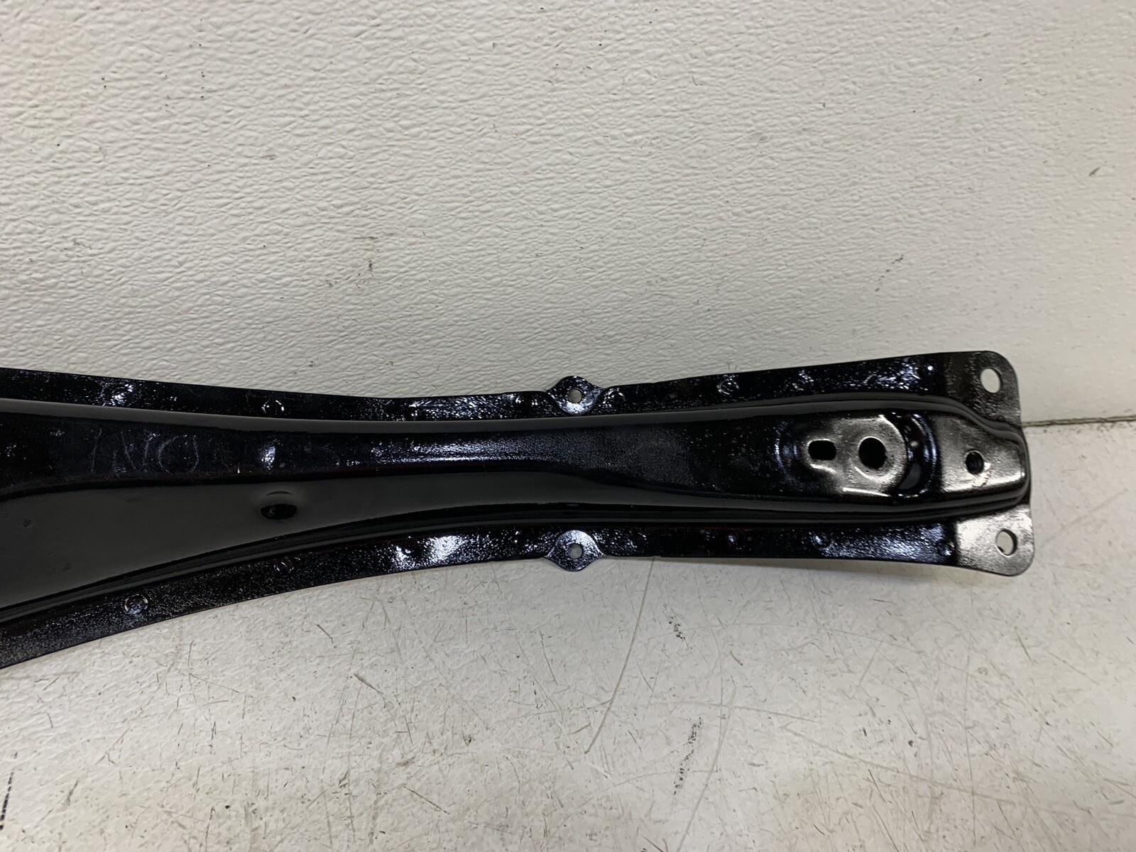 2014-2019 Toyota Corolla 1.8 transverse crossmember engine mount sub ...