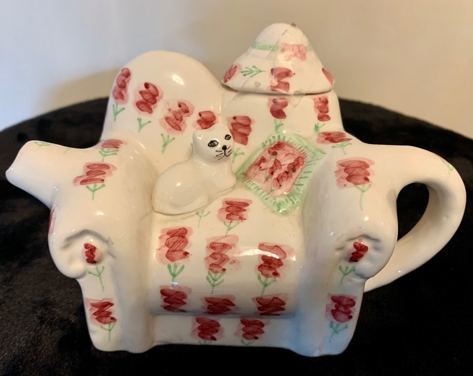 Tea-Nee Cardinal Mini Teapot Cat On Sofa Pink Flowers Hand Painted 1995 ...