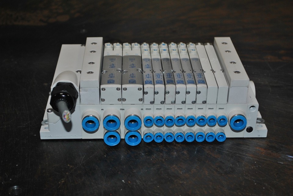 Festo Valve Block w/ (8) Valves 568656, 556838, 533343 | eBay