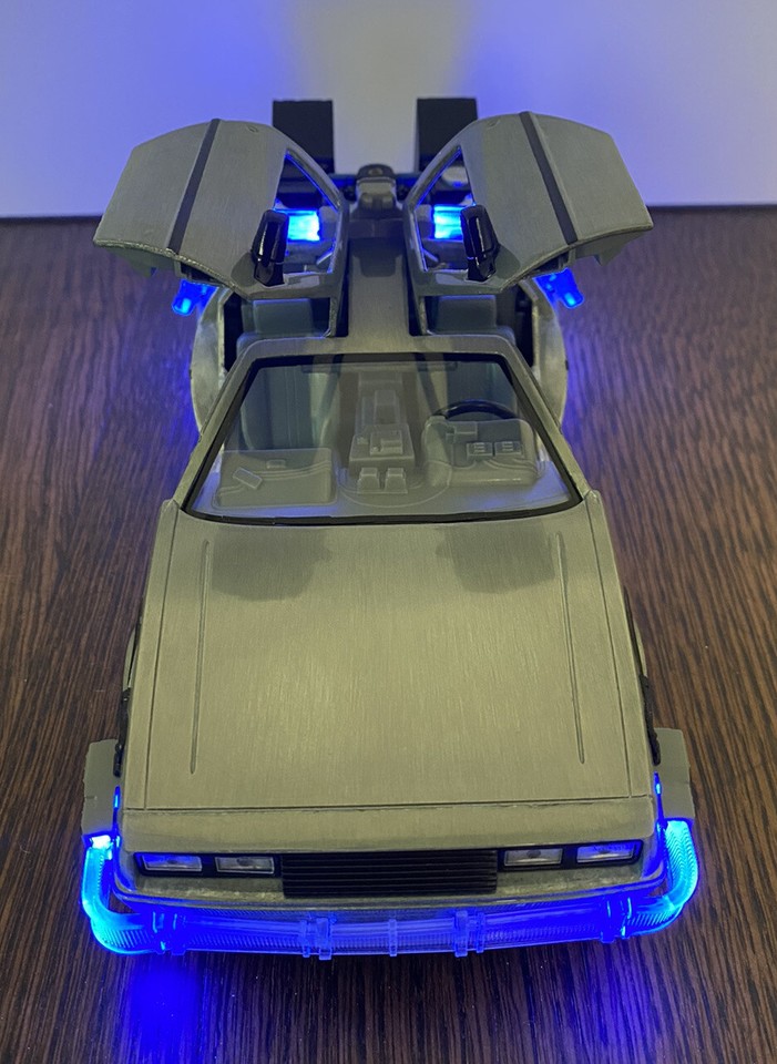 Back to the Future DELOREAN TIME MACHINE 1:24 Diecast Car Lights Up | eBay