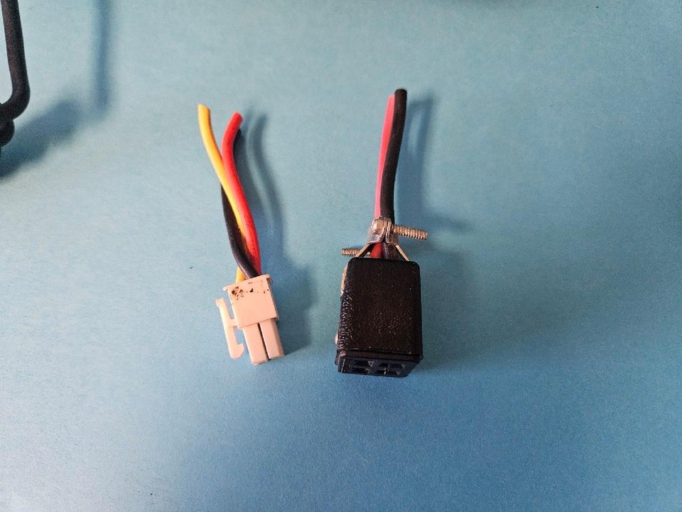 MOTOROLA XTS/MTP VEHICULAR ADAPTER NTN8560 N2001A W/ POWER AMPLIFIER ...