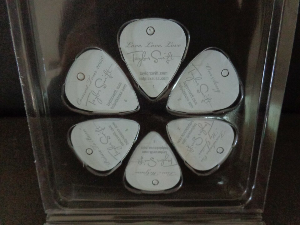 TAYLOR SWIFT 6 Collectible Guitar Picks NEW Taylor Swift GUITAR PICK ...
