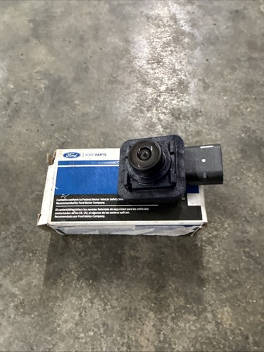 17 thru 22 Super Duty OEM Ford Parts Rear Handle Camera 6-Pin JC3Z ...