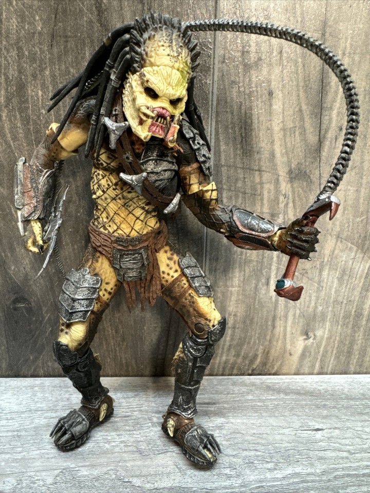 NECA Figure Loose AVP Tru Exclusive Predator W/ Weapons 2008 Aliens Vs ...