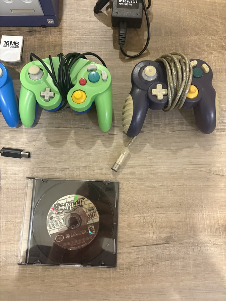 Nintendo GameCube DOL-001 Indigo Console System Bundle 4 Controllers ...