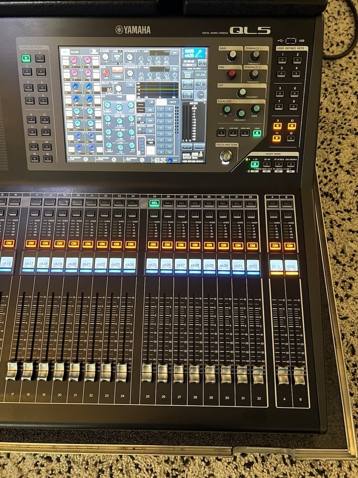 YAMAHA QL5 Digital Mixer 64 Channel Mixing Console With Custom Case ...