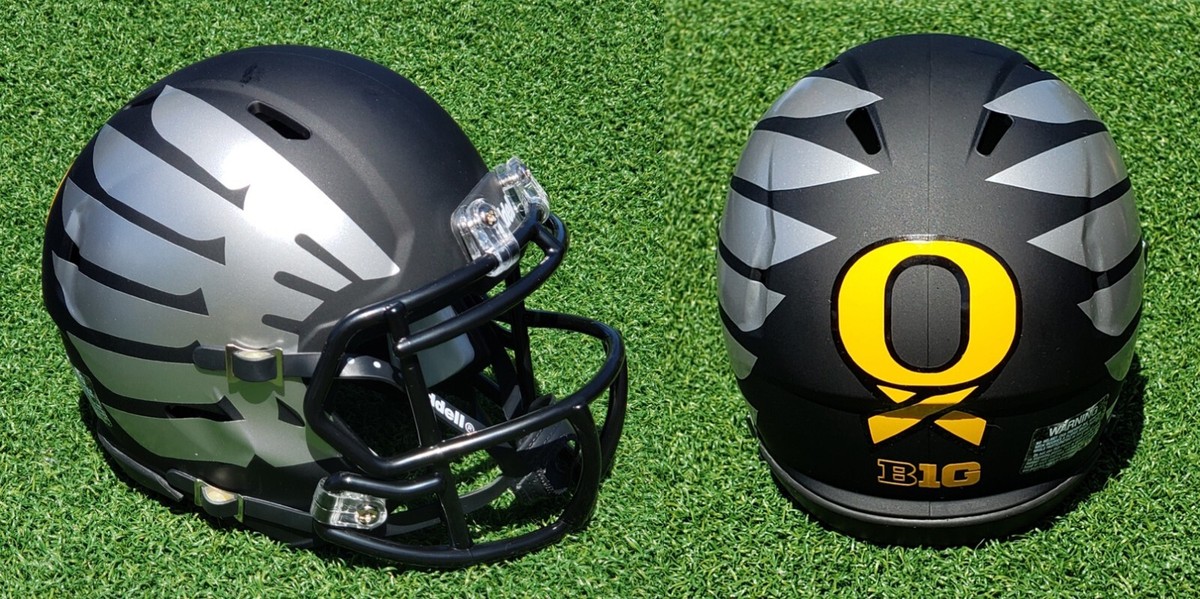 Oregon Ducks New Football Helmets 2024