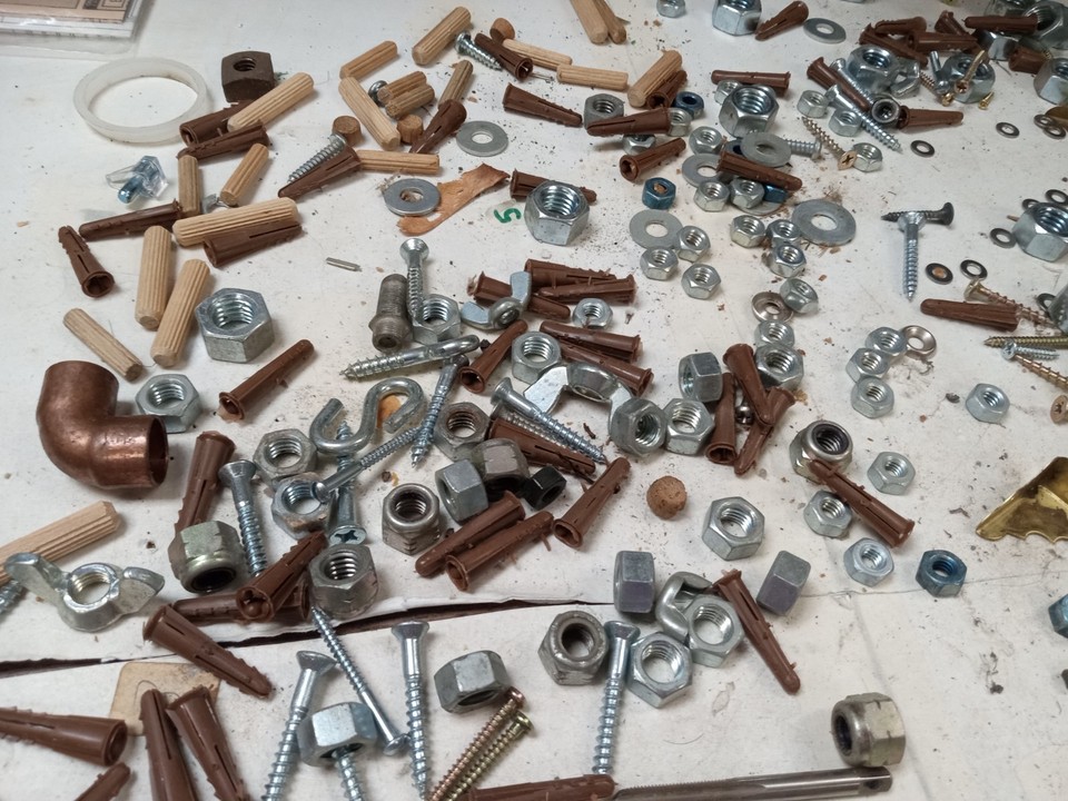 HUGE LOT MISCELLANEOS HARDWARE,ROUTER BITS,TAPPING BITS,NUTS, BOLTS ...