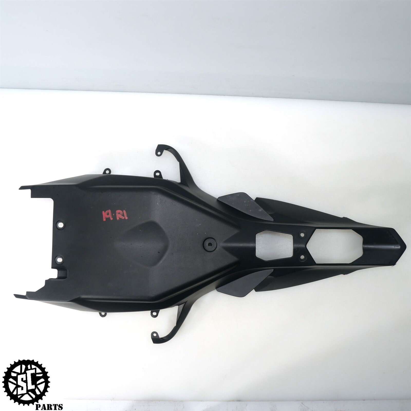 15-24 YAMAHA YZF R1 REAR UNDERTAIL FAIRING BATTERY TRAY Y40 | eBay