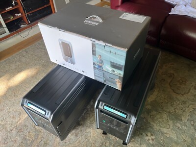Zendure Smart Home Panel and two Zendure Superbase V Power Stations ...
