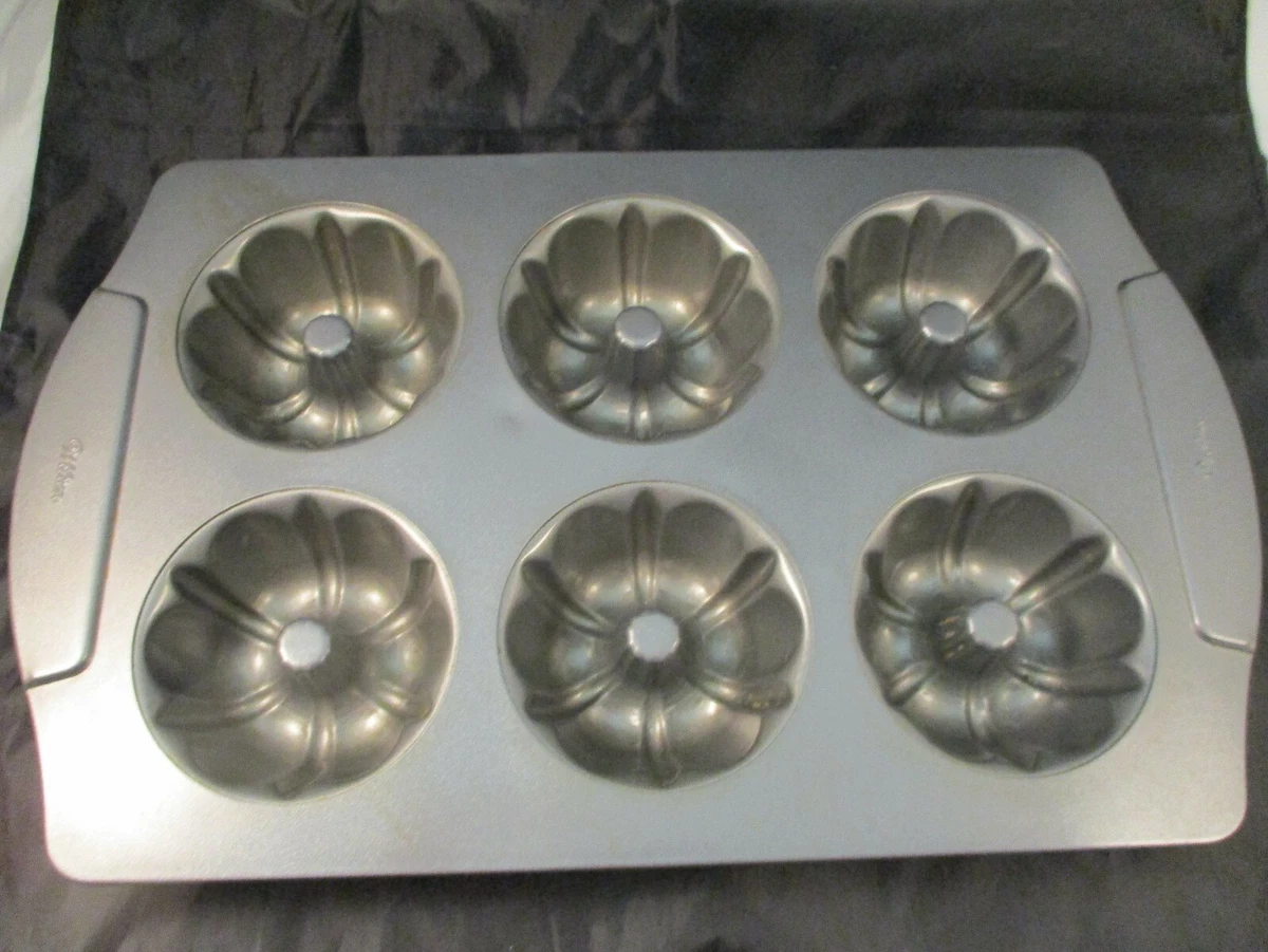 Wilton Bundt Pan