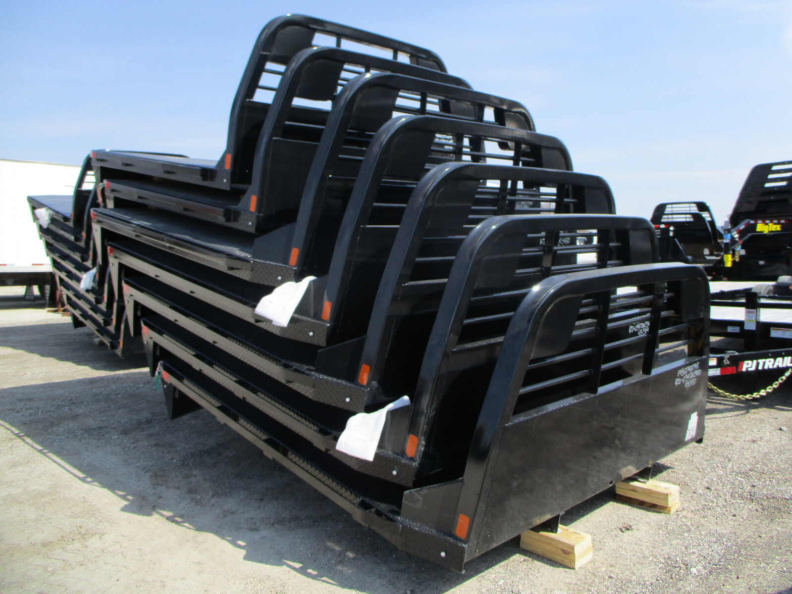 On sale! CM RD flatbed truck body Dually Cab & Chassis 60" CA -Ford ...