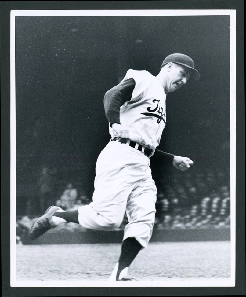 MAY 14, 1960 TYPE 1 WIRE PHOTO AL KALINE HOME RUN JOHNNY KUCKS DETROIT ...