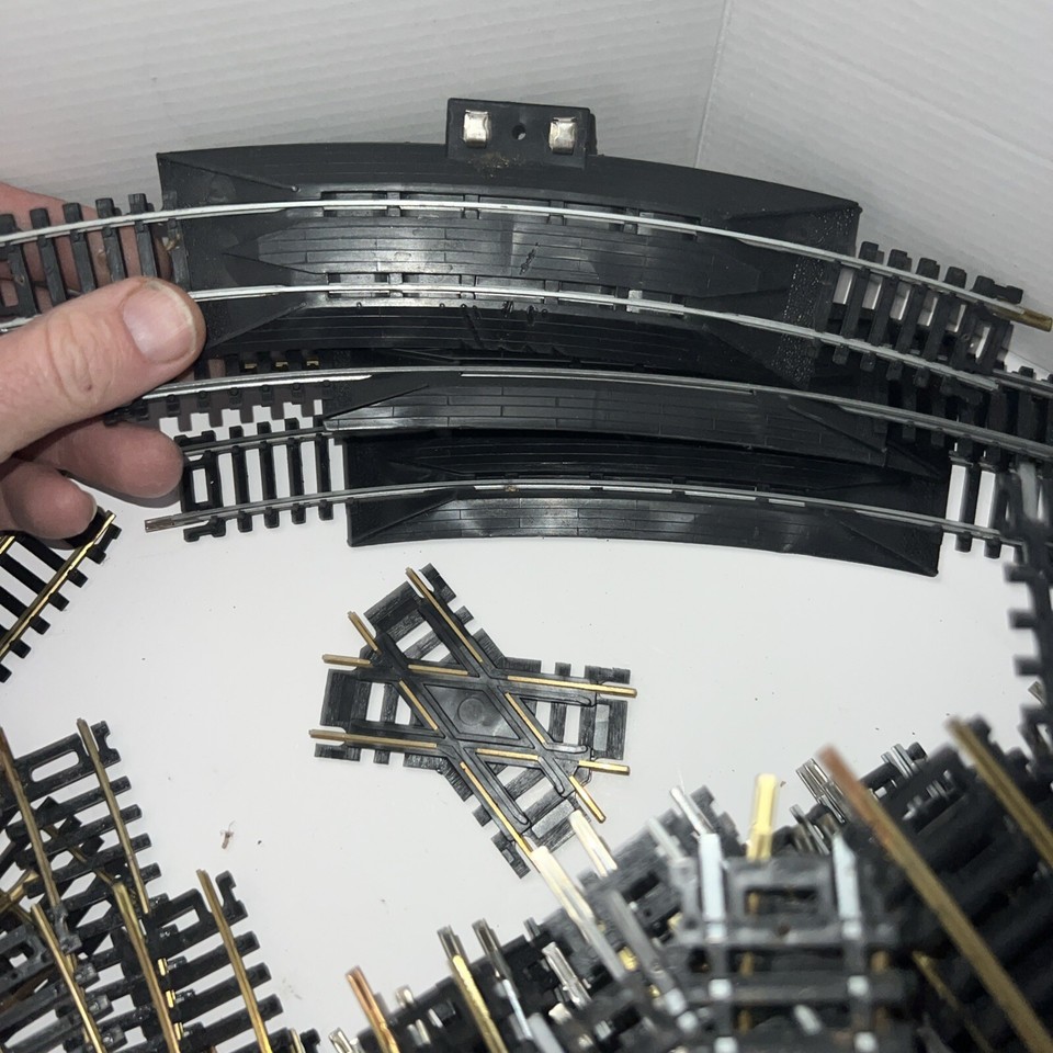 HO scale train track lot Life Like Bachmann Tyco Straight 156 Piece X ...